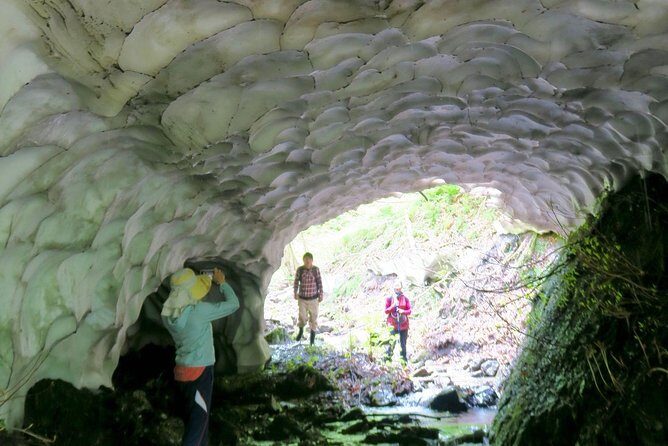Nature tour around waterfalls that exudes from the beech forest Nishiwaga Town, Iwate Prefecture - FAQs