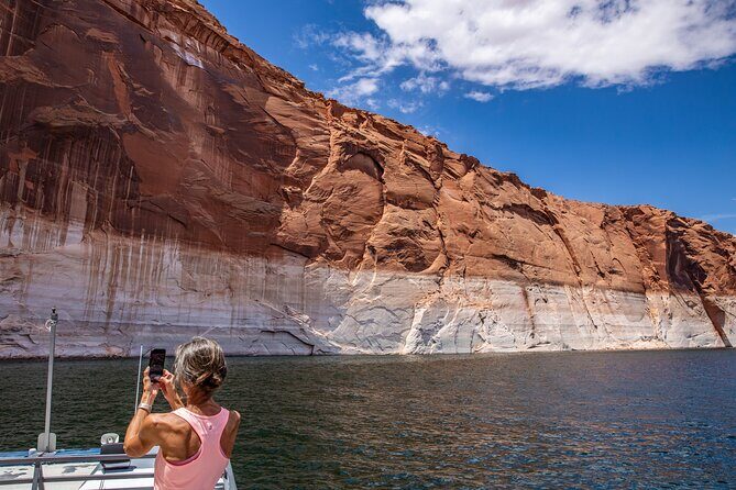 Navajo Canyon Boat Tour - An In-Depth Look at the Navajo Canyon Boat Tour