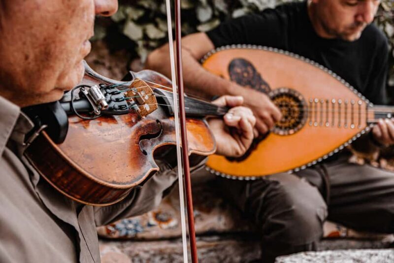 Naxos: Family Farm-table Cooking, Kouros Tour & Live Music - Authenticity and Guest Feedback