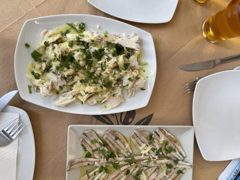 Naxos Town: Walking Food Tour with Wine Tasting - Starting with History and Flavors at the Venetian Castle