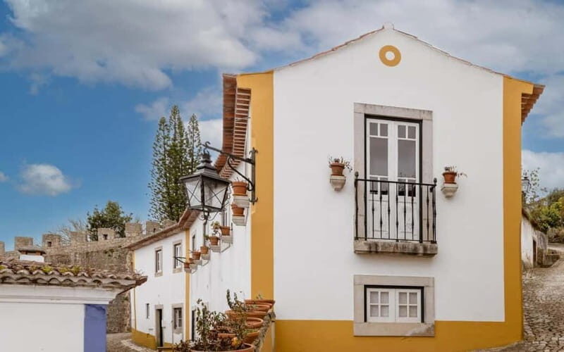 Nazaré, Alcobaça and Óbidos on a Luxury Mercedes - Key Points