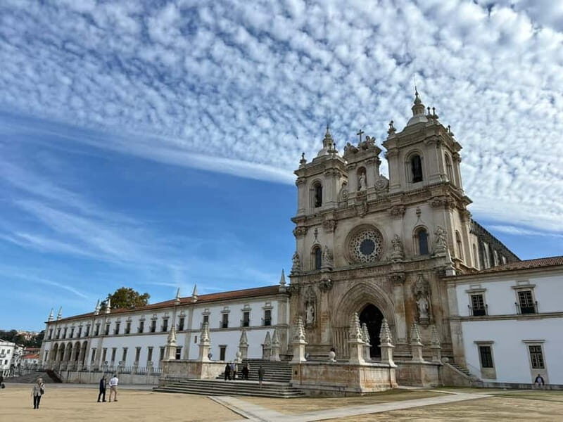 Nazaré, Alcobaça and Óbidos on a Luxury Mercedes - Is It Worth the Price?