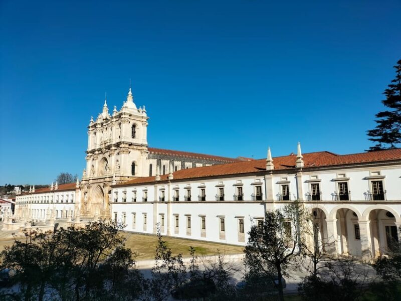 Nazaré, Óbidos & Alcobaça: Full-day Private Tour from Lisbon - Deep Dive into the Itinerary