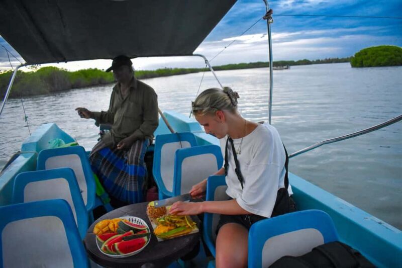 Negombo: Sunset lagoon boat tour with hotel transfers - An In-Depth Look at the Lagoon Tour Experience