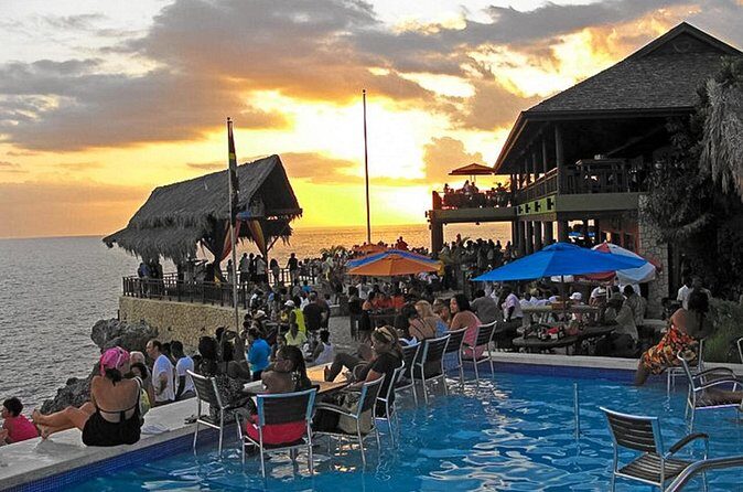 Negril 7 Miles Beach, Ricks Cafe and Shopping - The Itinerary in Detail