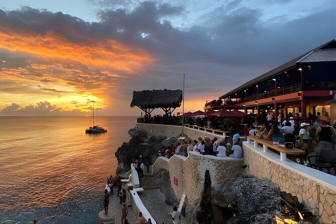 Negril Private Catamaran Cruise with Snorkeling and Drinks - Start at Seven Mile Beach: The Iconic Shoreline