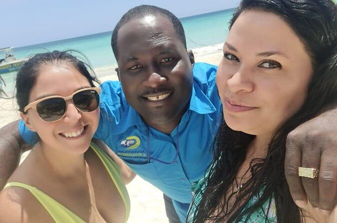 Negril Seven Mile beach, Catamaran Cruise ,Parasailing,with Sunset at Ricks Cafe - FAQs