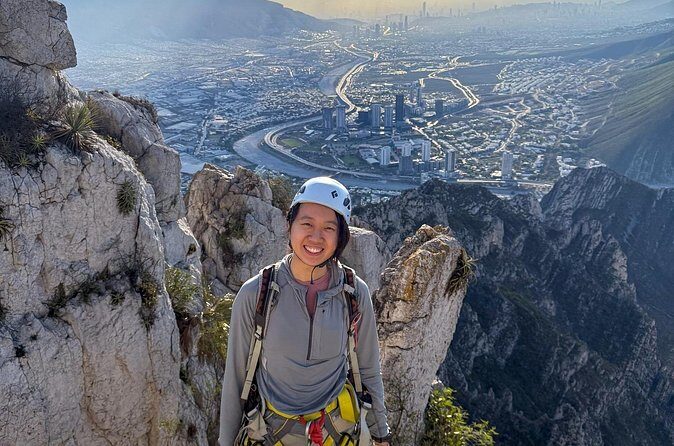 Nest of the Aguiluchos with 3 abseils and certified guides - Practical Details