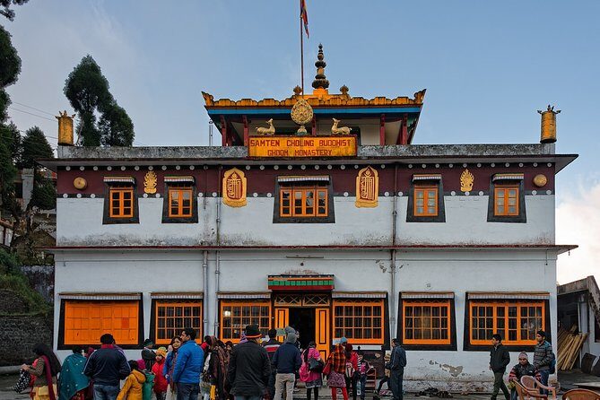 Never Ending Footsteps (3 Point). - A Practical Look at the Never Ending Footsteps (3 Point) Tour in Darjeeling