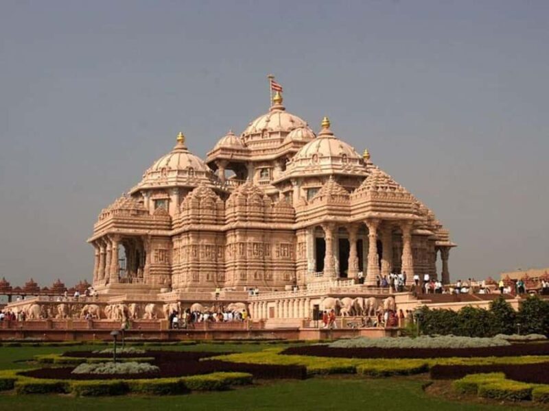 New Delhi: Akshardham Temple Tour + Water Light Show - Key Points