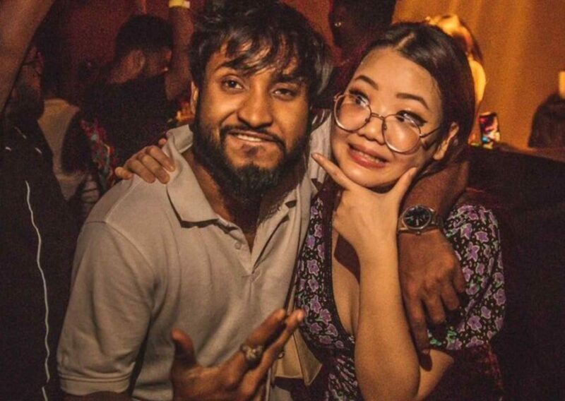 New Delhi: Private Guided Nightlife Experience with Drink - Key Points