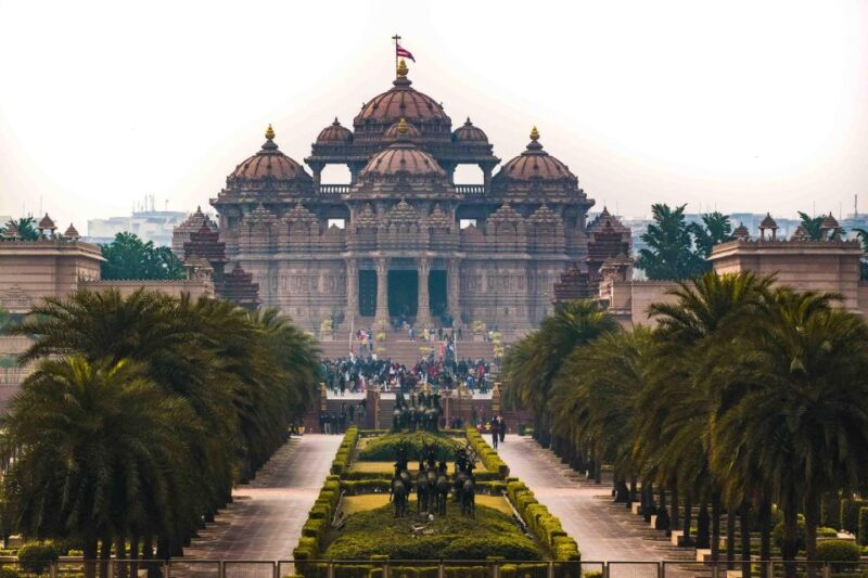 New Delhi: Private Guided Tour of Temples with Transfers - Who Should Consider This Tour?