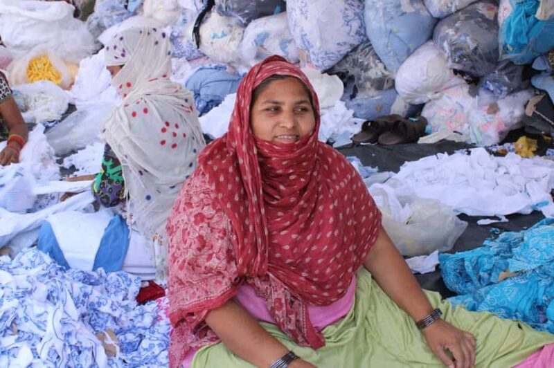 New Delhi: Sanjay Colony Slum & Old Delhi Street Food Tour - Who Should Consider This Tour?