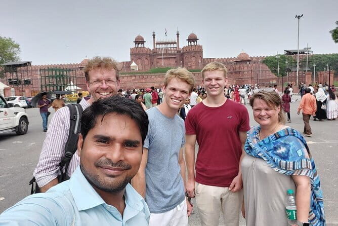 New Delhi Sightseeing and Slum Tour - Who Will Love This Tour?