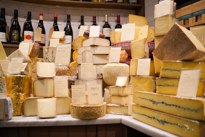 New! Edinburgh Old Town Food & Drinks Tour with Eating Europe - Key Points