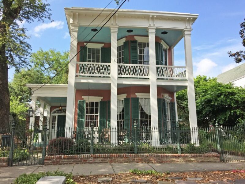 New Orleans: City & Cemetery Tour by Air-Conditioned Minibus - Who Should Consider This Tour?