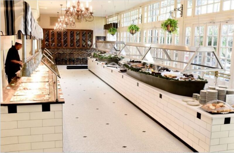 New Orleans: 'Court of Two Sisters' Jazz Brunch Buffet - The Sum Up