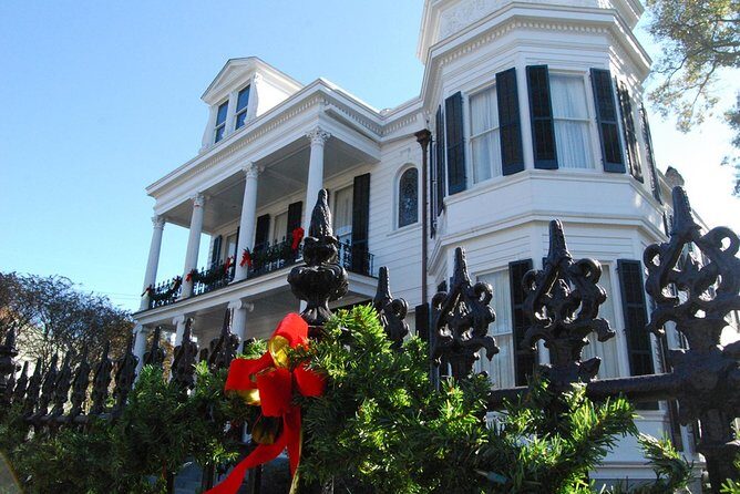 New Orleans Holiday Bus Tour: Jingling Through the Crescent - Key Points