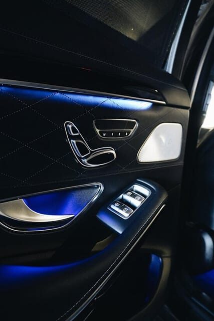 New Orleans: Luxury Limousine Transportation Service - Key Points