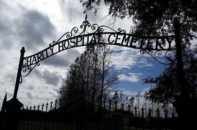New Orleans Nighttime Cemetery and Haunted Plantation Tour - Who Should Consider This Tour?