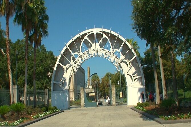 New Orleans Private City and Cemetery Tour - Up to 24 Passengers - A Closer Look at the Tour Itinerary