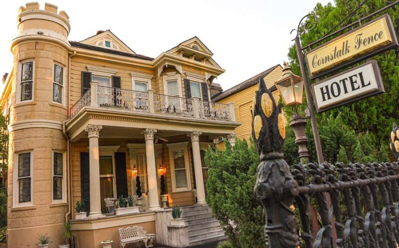 New Orleans: True Crime Pub Crawl - An In-Depth Look at the True Crime Pub Crawl