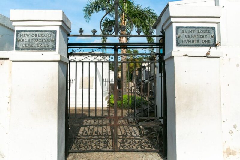 New Orleans: Walking Tour Inside St. Louis Cemetery No. 1 - An In-Depth Look at the St. Louis Cemetery No. 1 Tour
