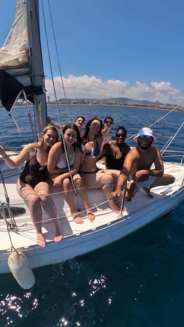 New Sailing / Boat Tour with Free Drinks and Tapas - Who Should Book This Experience?