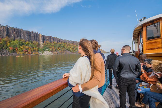 New York Afternoon Fall Foliage Cruise with Lunch - The Crew and Service