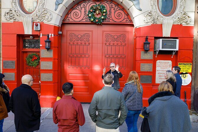 New York Christmas Cupcake Tour and Holiday Lights - Key Points