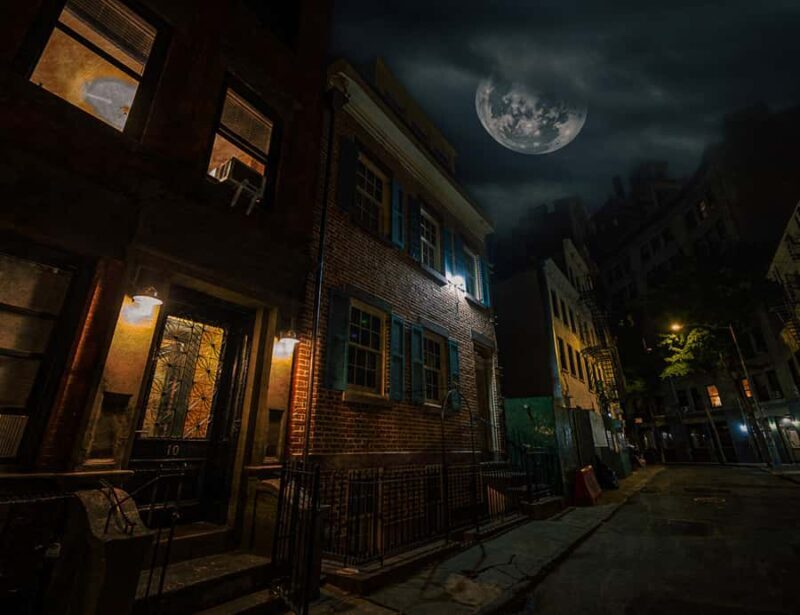 New York City Chilling Nightmares & Necromancy Ghost Tour - The Guide: Your Conduit to the Unknown