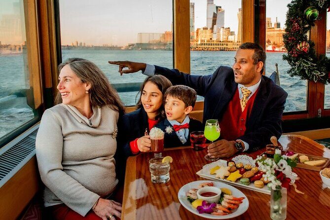 New York City Christmas Holiday Statue and Skyline Cocoa Cruise - Key Points