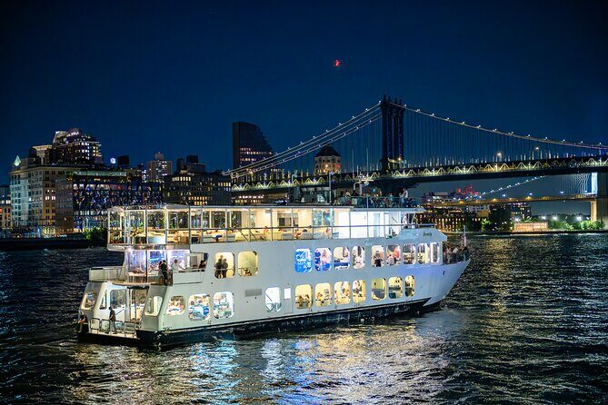 New York City Dinner Cruise on Luxury Yacht with Live Music - A Detailed Look at the New York City Dinner Cruise on a Luxury Yacht with Live Music