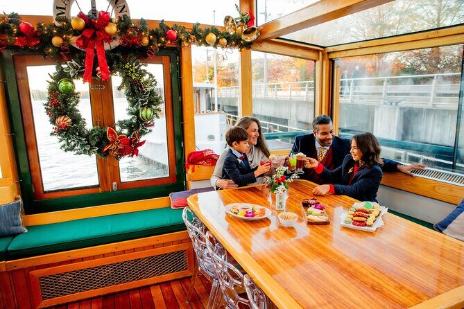 New York City Holiday Brunch Cruise on Classic Boat - An In-Depth Look at the Holiday Brunch Cruise Experience