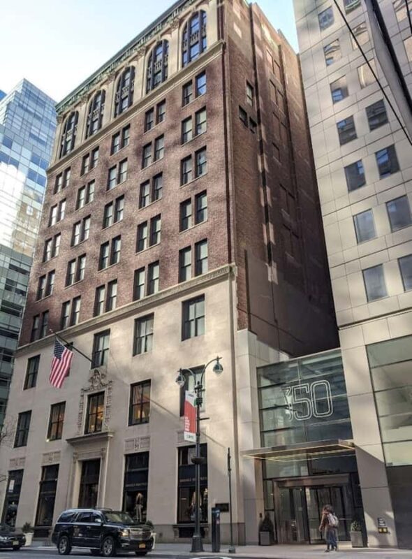 New York City: Midtown Holdouts Walking Tour - FAQs