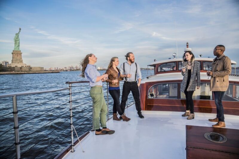 New York City: Mini Yacht Boat Ride with Sightseeing - The factual details that matter