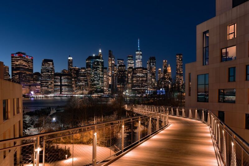 New York City: Night Skyline Bus Tour with Pizza Slice - Who Is This Tour Best For?