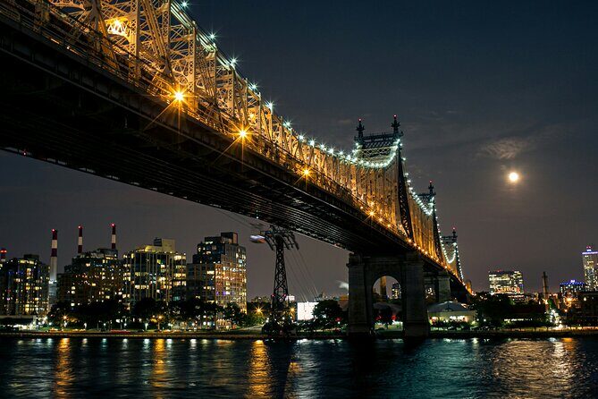 New York City Night Skyline Tour with Dumbo and Gantry Plaza - FAQ