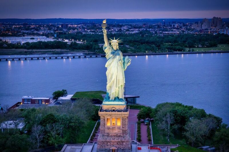New York City: Romantic Helicopter Proposal - What to Expect: From Pickup to Proposal