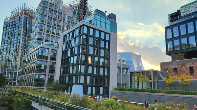 New York City: Secrets Of High Line Park Walking Tour - An In-Depth Look at the High Line Tour