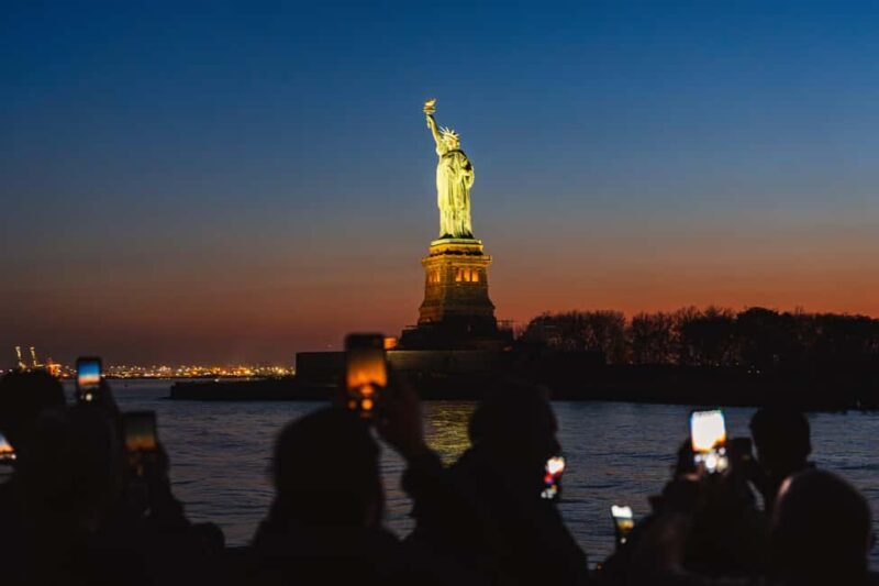 New York City: Sip 'N Groove Evening Cruise with Live DJ - A Practical Guide to the Sip N Groove Cruise