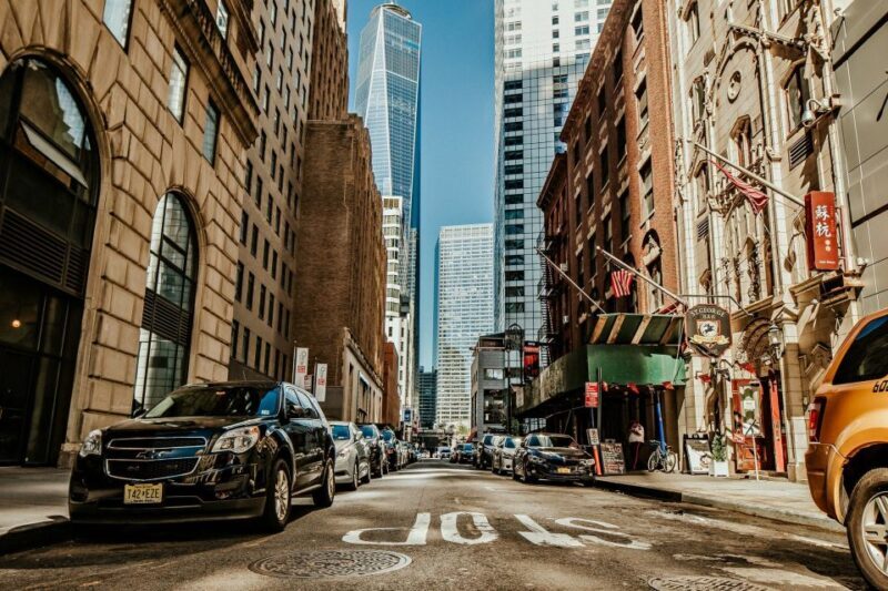 New York City: Via private SUV/VAN Highlights Tour. 13 max - Comfort, Convenience, and Guide Expertise