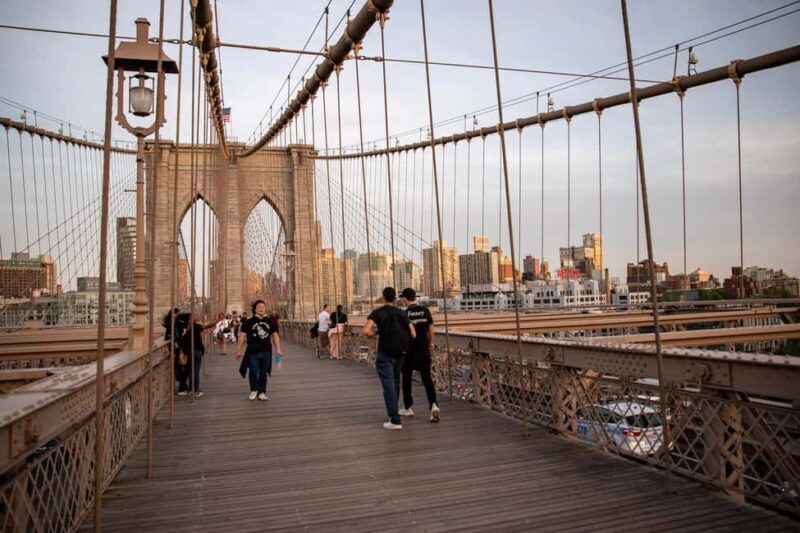 New York City Walk Tour Williamsburg DUMBO Brooklyn Bridge - A Tale of Two Boroughs and a Bridge