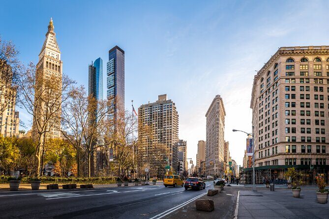 New York City Walking Tour 3h30 and 22 audio reviews - Frequently Asked Questions