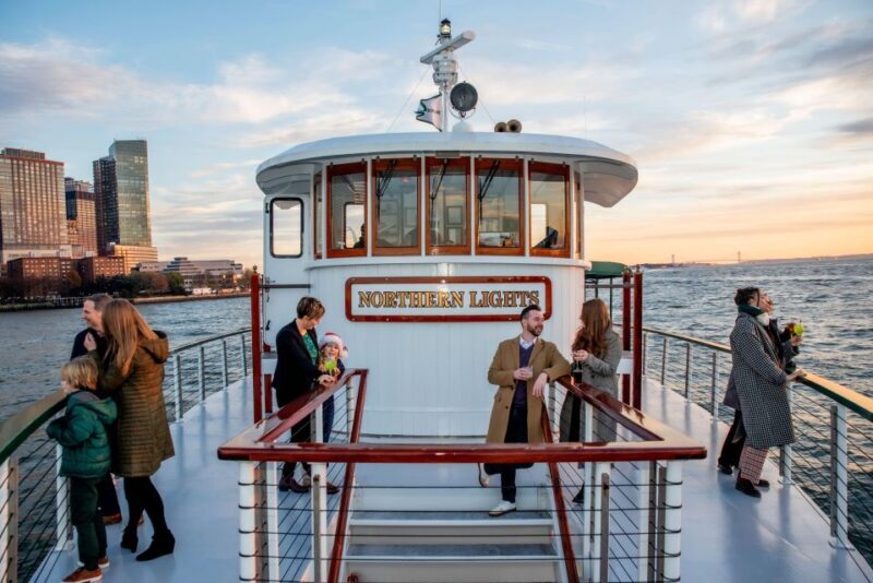 New York City: Weekend Holiday Brunch Cruise - Setting the Stage: What to Expect on Your Brunch Cruise