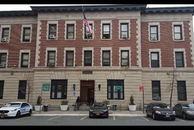 New York Contrasts Tour - Ending in Little Italy and Beyond