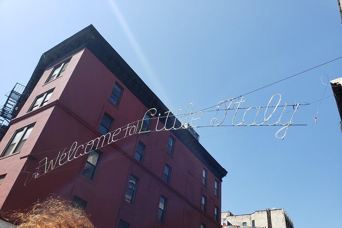 New York Contrasts Tour - Dumbo: The Artistic Heart of Brooklyn