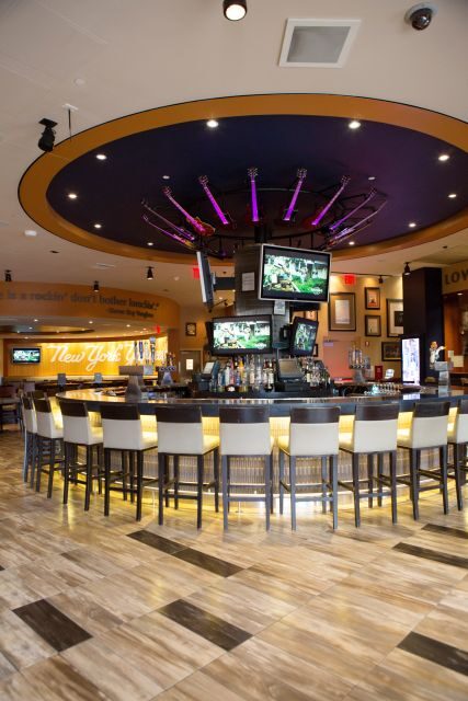 New York: Meal at Hard Rock Cafe Yankee Stadium - What to Expect from the Hard Rock Cafe at Yankee Stadium