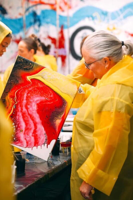 New York: Private Fluid Art Class with Supplies - What Is the Private Fluid Art Class in NYC?
