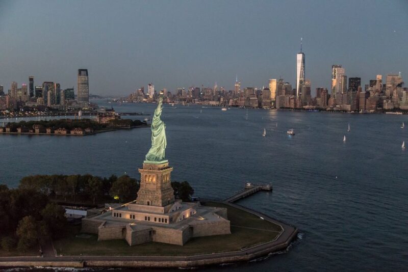 New York: Private Scenic Helicopter Charter with Champagne - Price and Value: Is It Worth It?